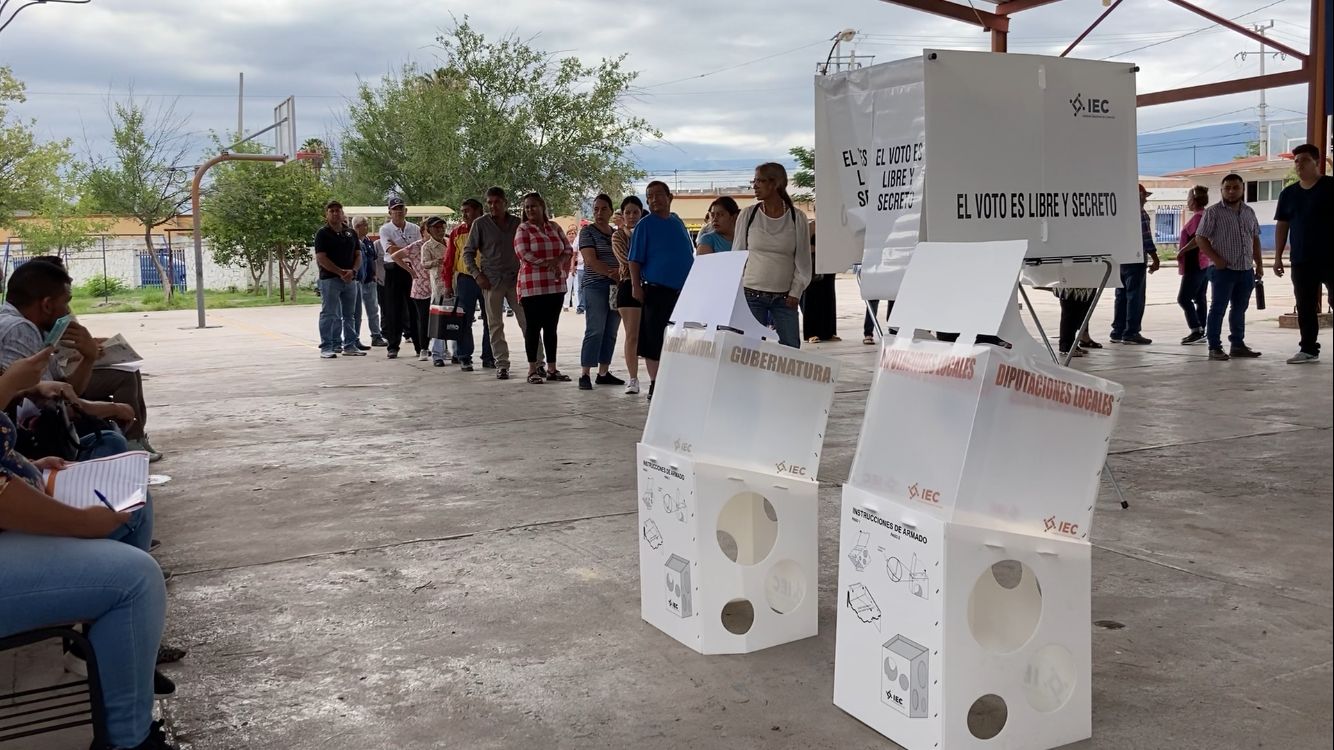 Largas filas para votar antes de apertura de casilla en Monclova | El ... Largas filas para votar antes de apertura de casilla en Monclova | El ...