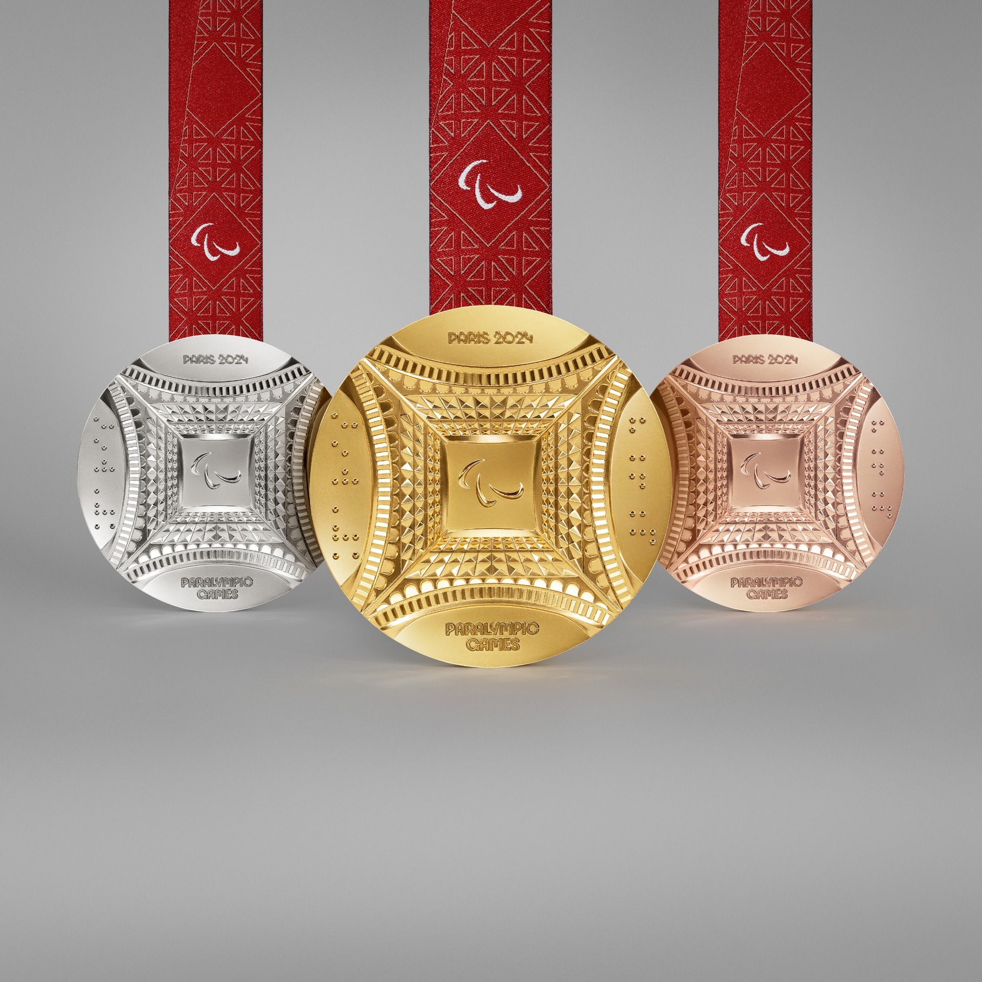 Presentan Medallas Para París 2024 Con Un Trozo De La Torre Eiffel